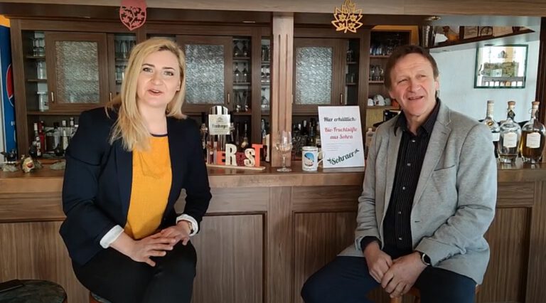 Bundestagsdirektkandidatin Carolin Bachmann im Unternehmergespräch mit ...